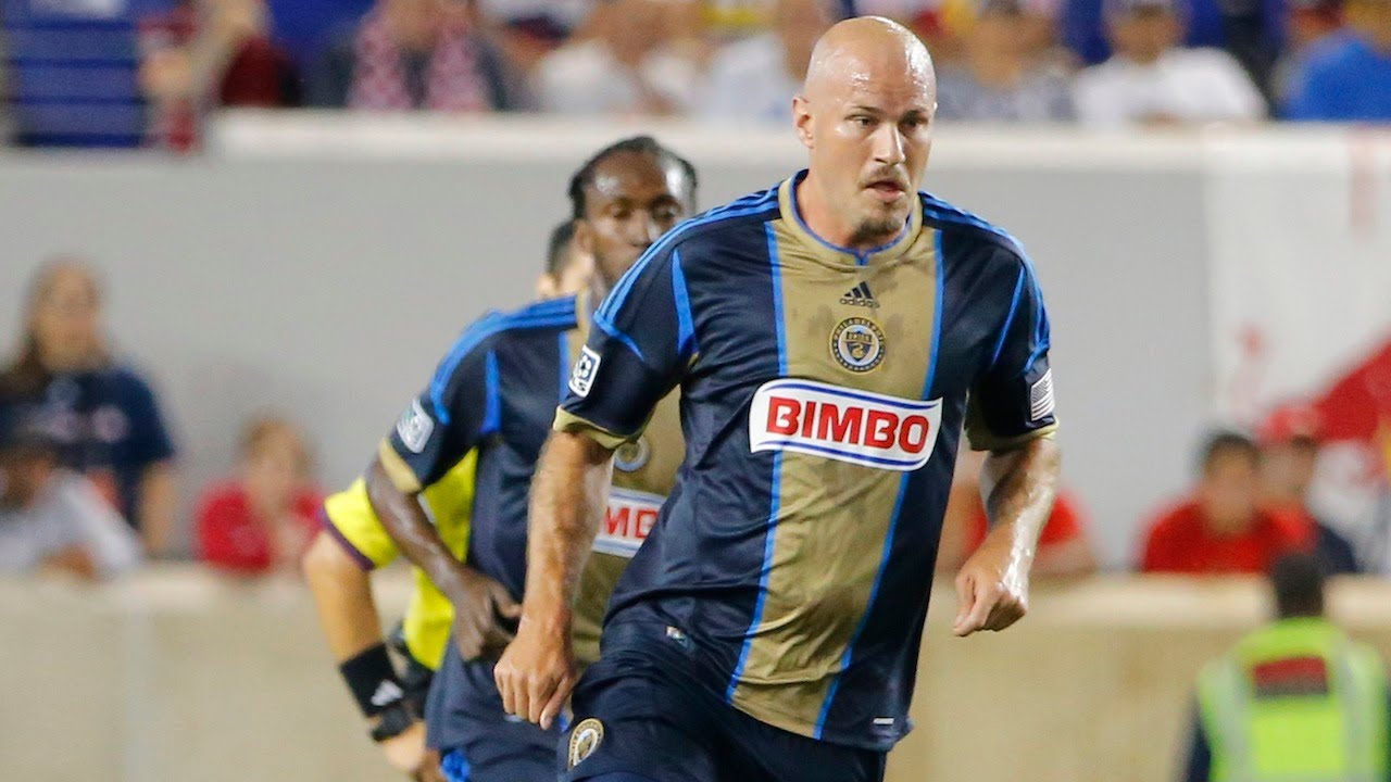 GOAL: Conor Casey sends Nielsen's rebound in the net | Sporting Kansas ...