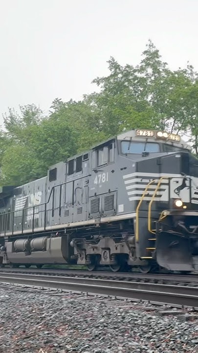 NS 4781 leads NS K76 through Manville NJ with NS 4011 trailing and nice rolling stock 5/6/2025 ...