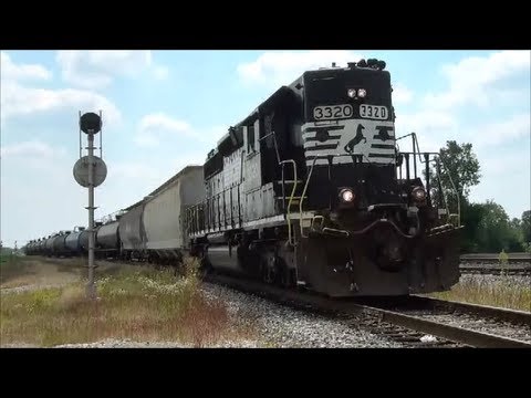 Hard Working EMDs and a Malfuntioning Island Signal featuring NS 3320 highhood - YouTube