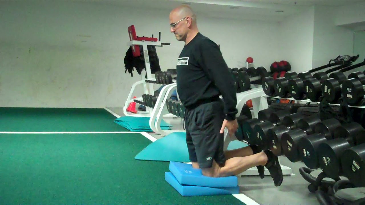 Eccentric Hamstring Strengthening ( Nordics) - YouTube