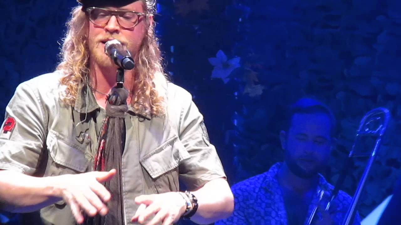 Allen Stone: "Symmetrical Love" Live in Dallas, TX 2015 - YouTube