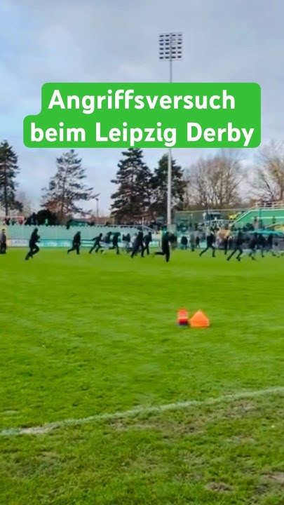 Angriff beim Leipzig Derby: Chemie Leipzig vs. Lok Leipzig Polizei Hooligans acab Ultras fight ...