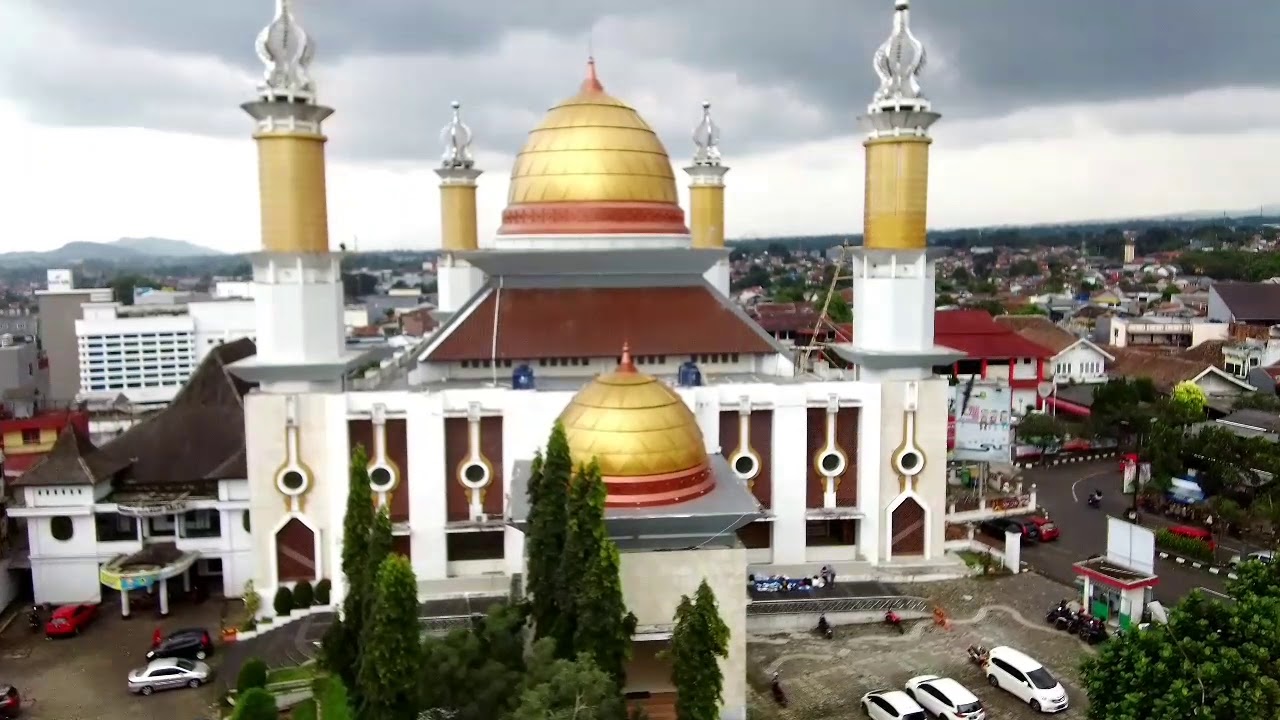 Video Drone Masjid agung sukabumi by hubsan zino 2 - YouTube