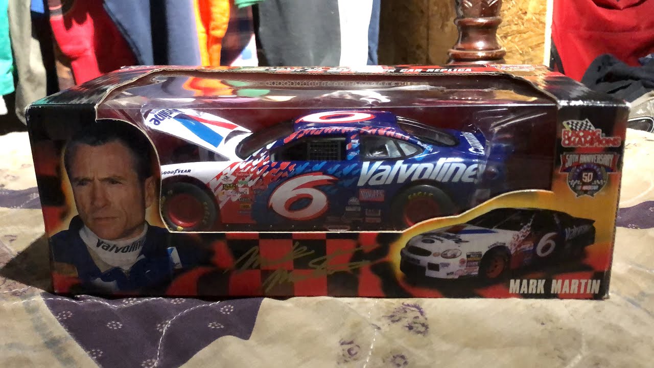 Mark Martin 1998 valvoline Ford Taurus 1:24 nascar diecast review - YouTube
