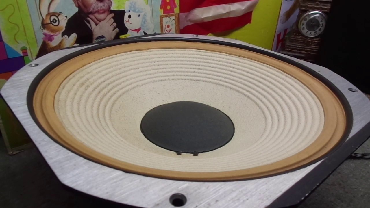 DEMO OF VINTAGE JBL LE14A 12" WOOFER SIGNATURE SPEAKER #2 - YouTube