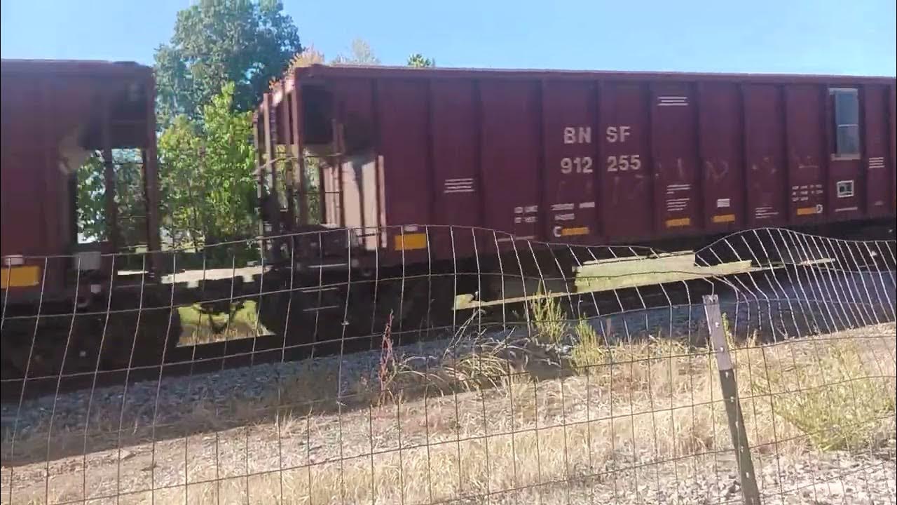 BNSF 3850 Gravel loaded Train at Callao MO by Brookfield Subdivision - YouTube