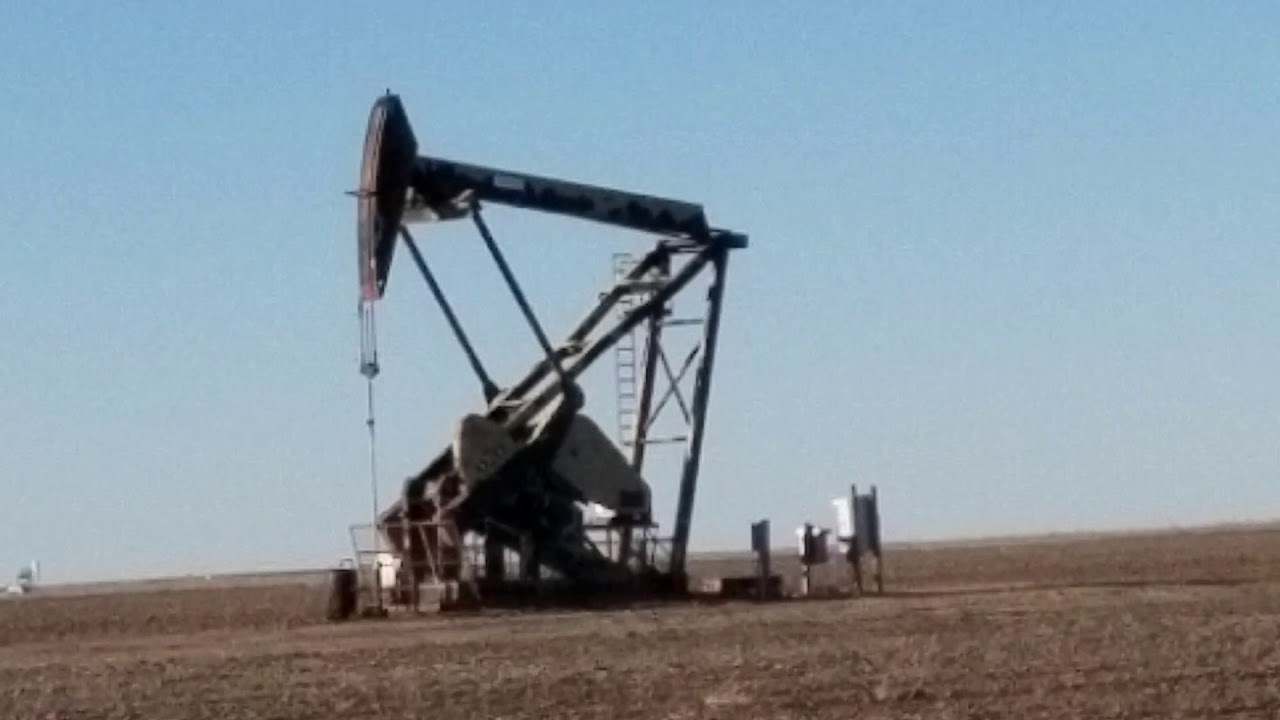 Lufkin 456 mark I pumping unit - YouTube