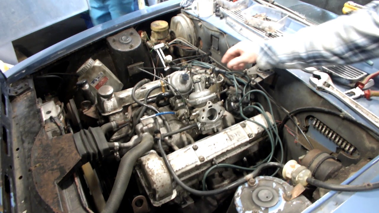 Triumph Stag engine running (for sale) - YouTube