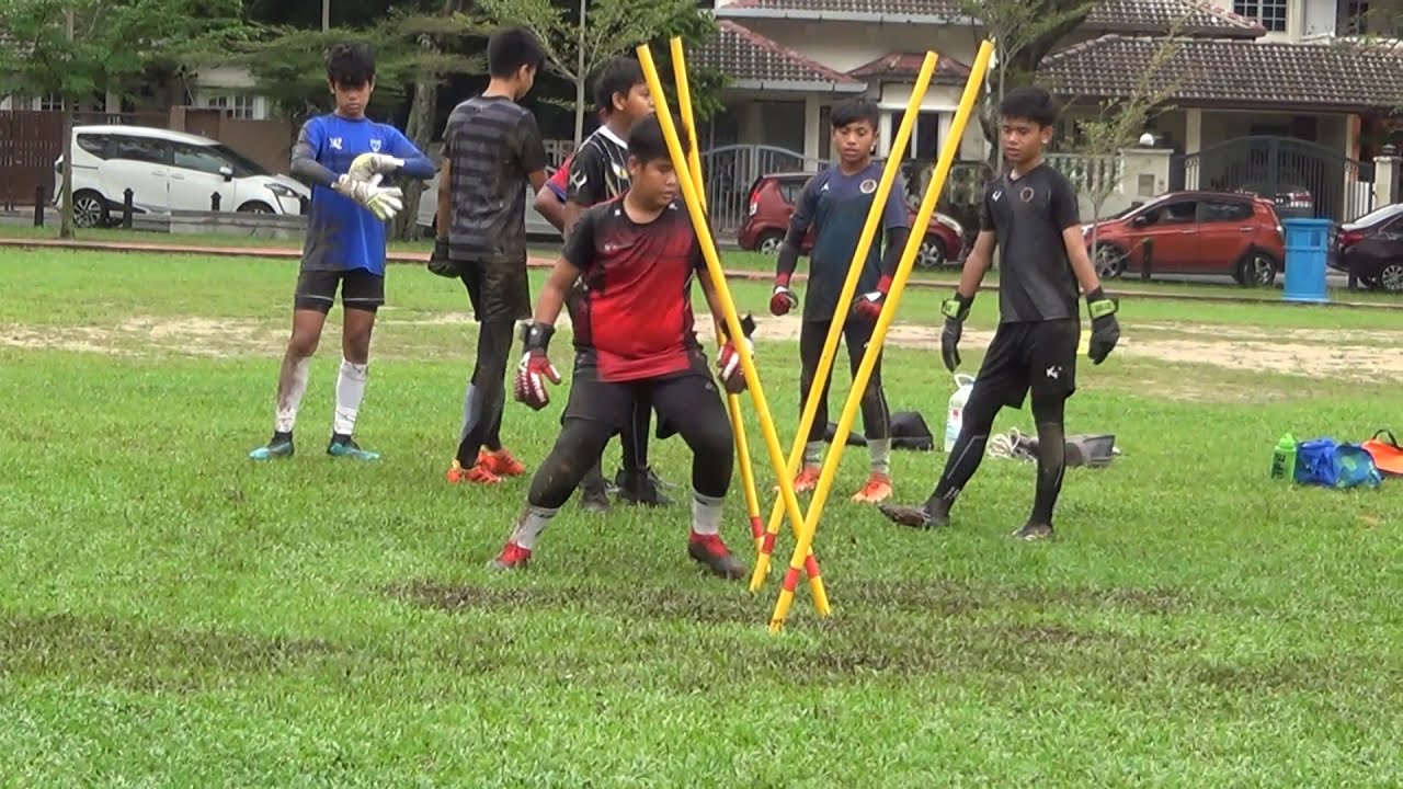 Training Goalkeeper ''X-Jump'' - YouTube