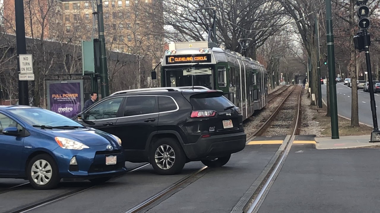 Outbound MBTA green line type 9 train at Saint Paul street - YouTube