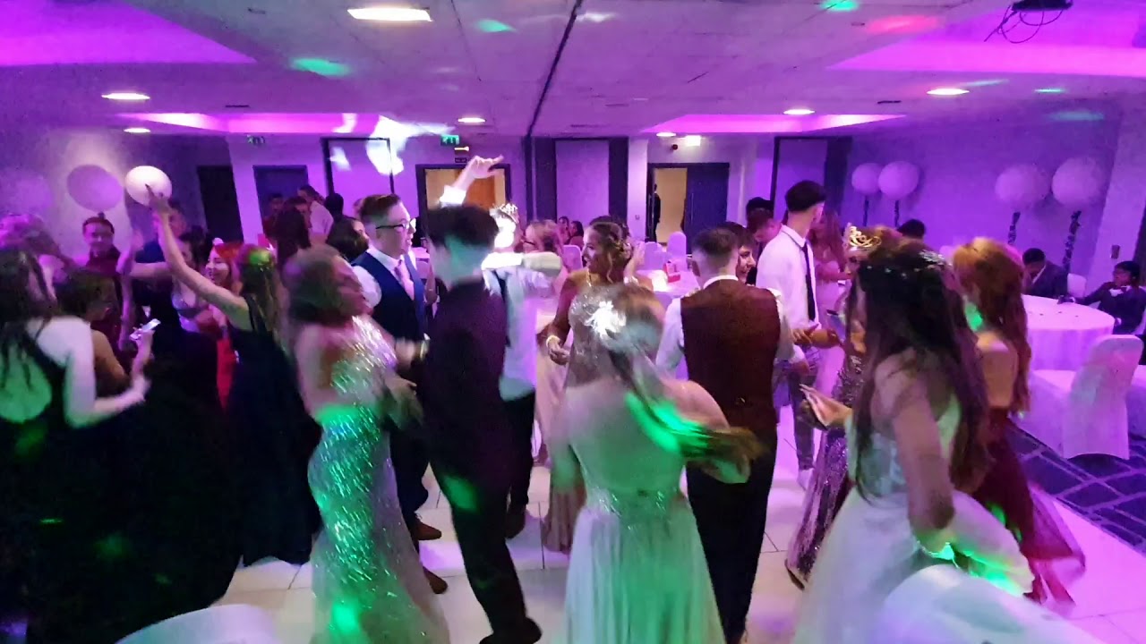 Stuart Bathurst Catholic High School year 11 prom 5/06/2019 Mr ...
