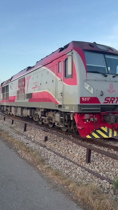 รถจักร QSY เตรียมทำขบวน ย่านสถานีชุมทางหาดใหญ่ ๑๘/๒/๖๘ #train - YouTube