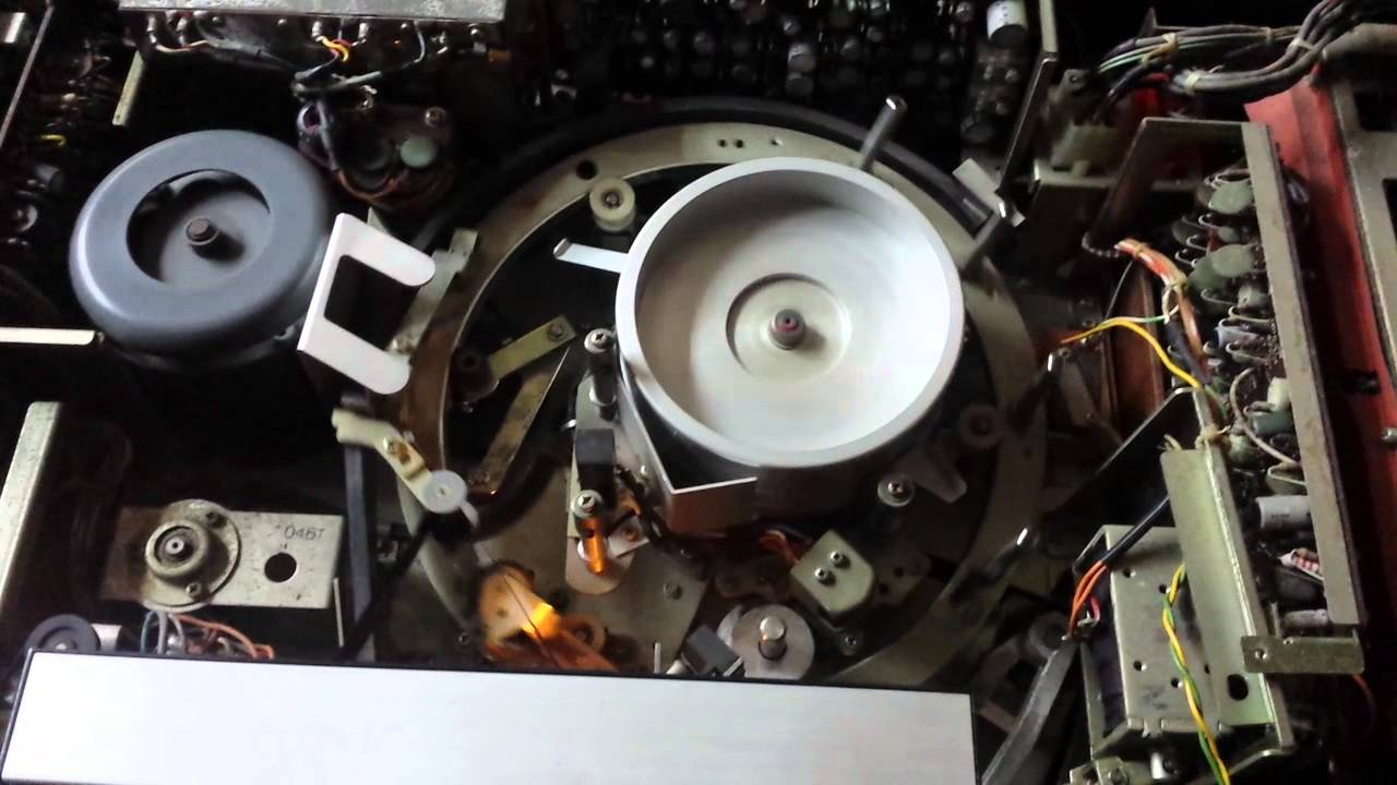 Sony VO-1600 1971 VCR U-matic mechanism - YouTube