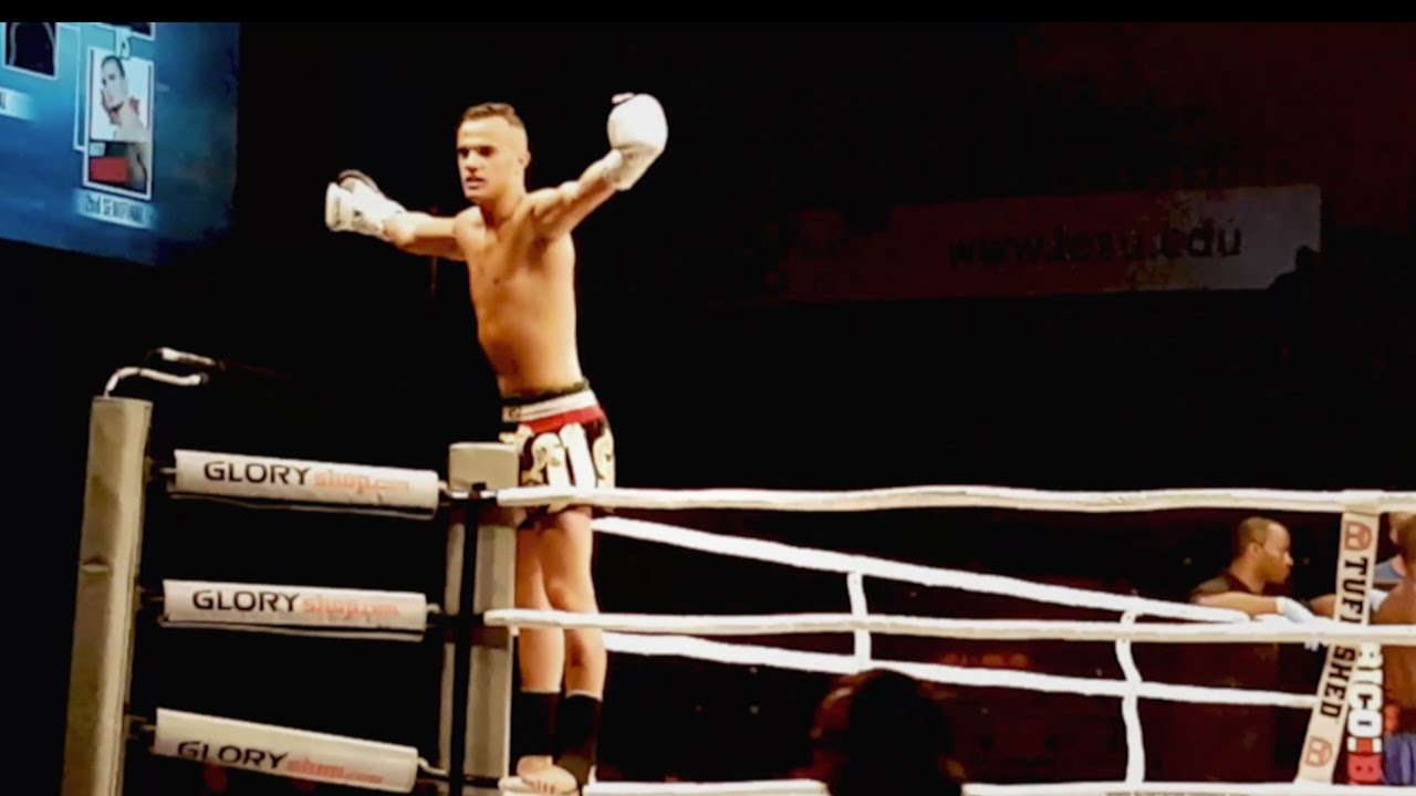 Jonathan Di Bella Kickboxing (Glory #33) - YouTube