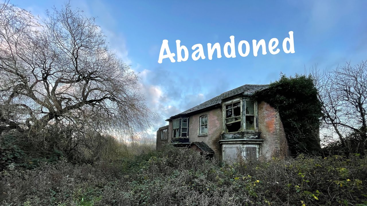 Exploring an Abandoned Victorian Crumbly House - YouTube