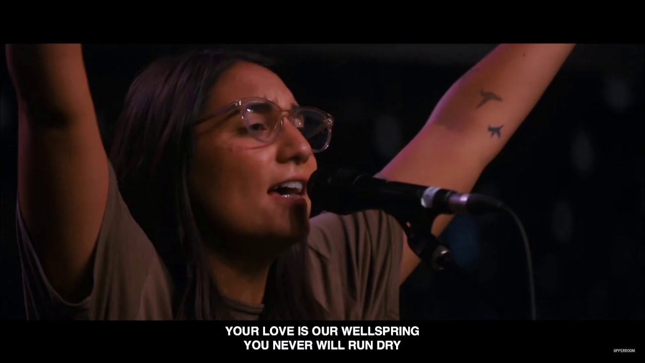 Wellspring + Spontaneous UPPERROOM Worship Moment 07.13.20 Elyssa Smith ...