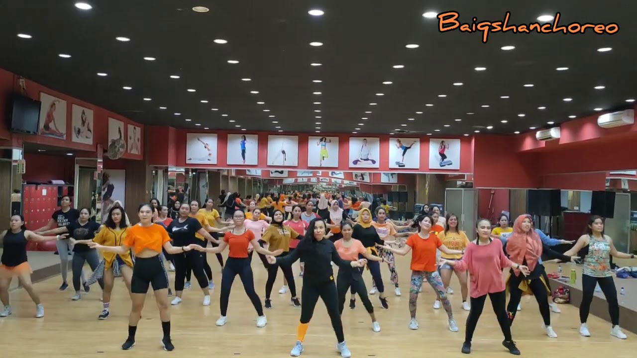 KAMLI KAMLI DHOOM 3/ZUMBA/DANCEFITNESS/TIARASLIMNFIT/SHANLOMBOK - YouTube