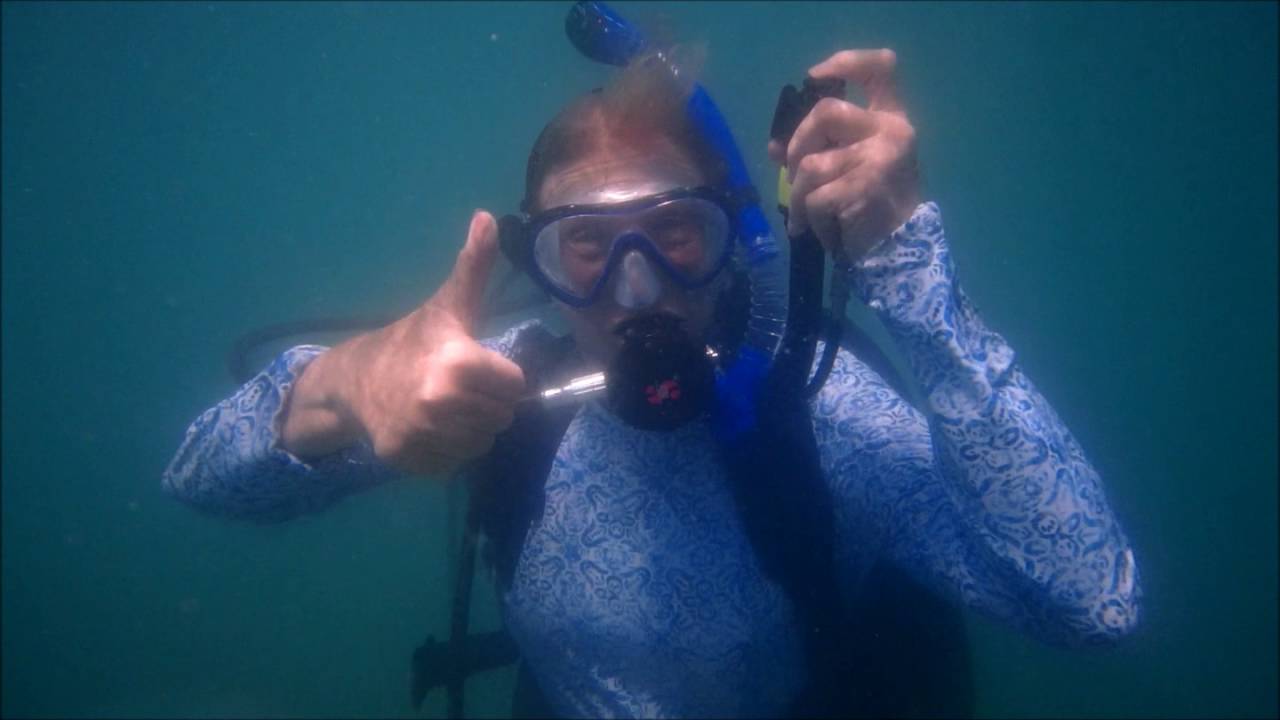 mom scuba video - YouTube