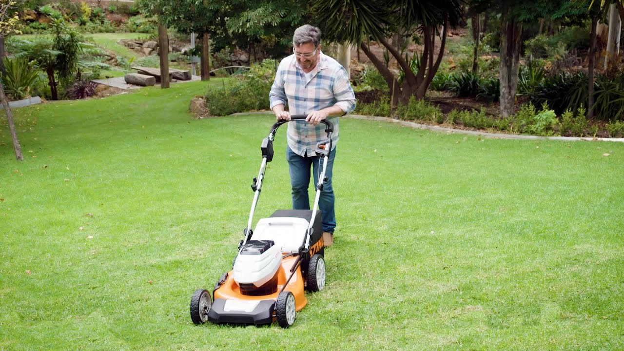 The Garden Gurus - Saving time in the garden - YouTube
