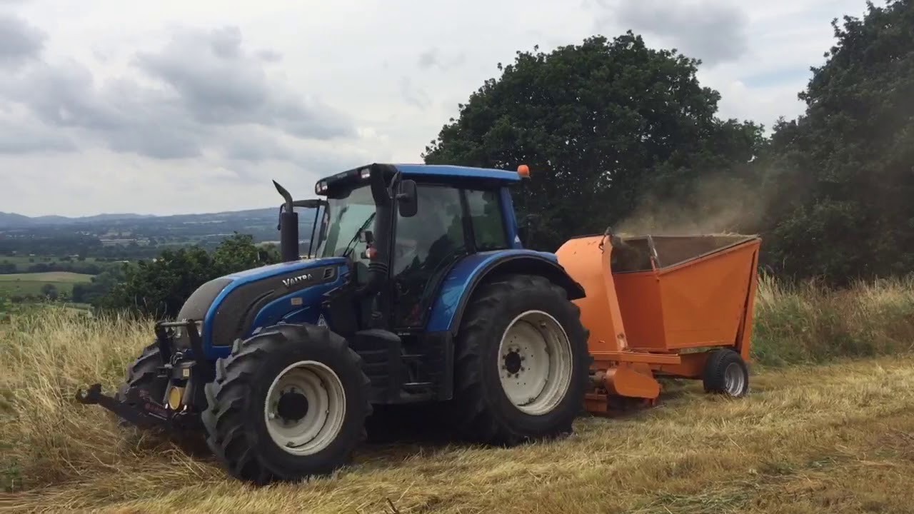 Parkland greenline combi trailer flail collector - YouTube