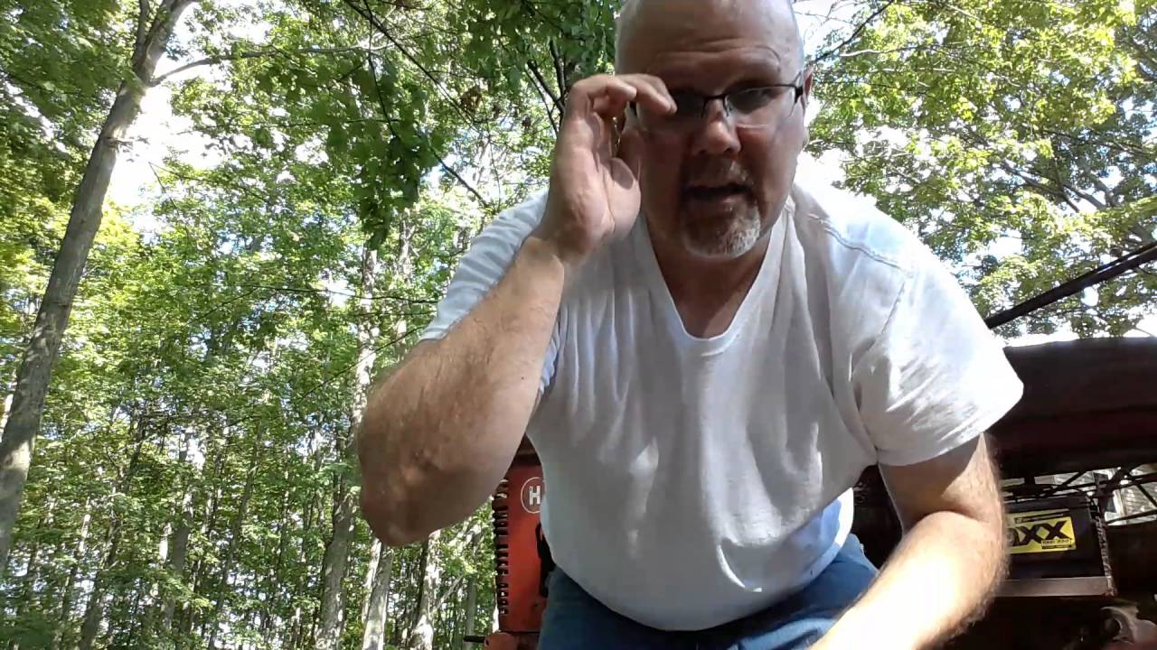 Farmall H Radiator Flush 1943 - YouTube