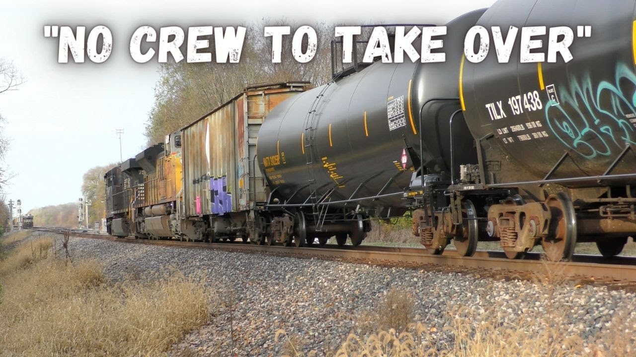 NO CREW to take over NS empty Ethanol train so they take a siding and tie it down - YouTube