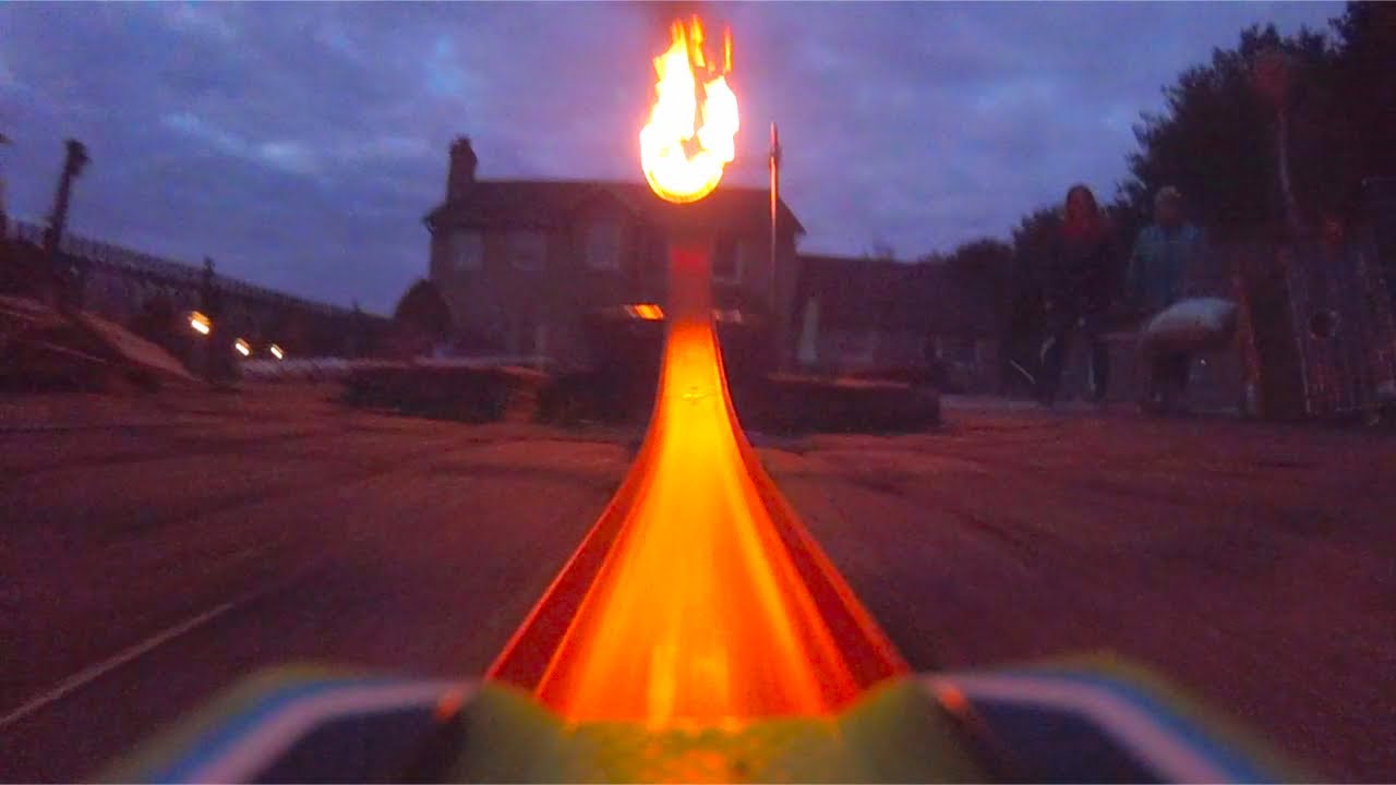 Hot Wheels Car Stunts: Fire Jump - YouTube