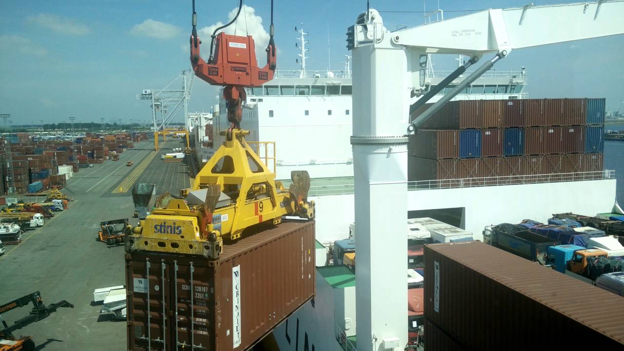 The Power of the Liebherr LHM 550 - ACTION - YouTube