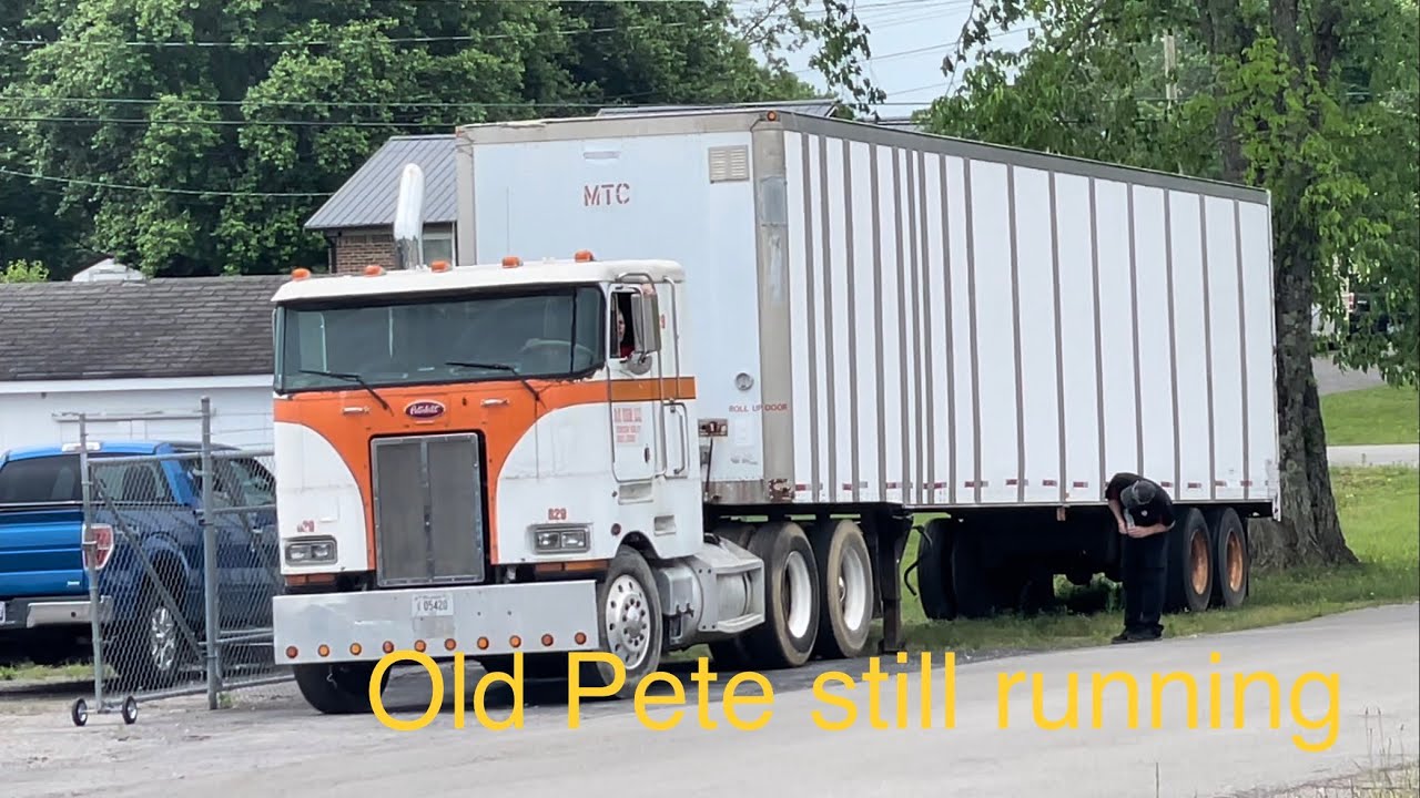 Pete 362 CabOver comes to get old trailer for local warehouse - YouTube