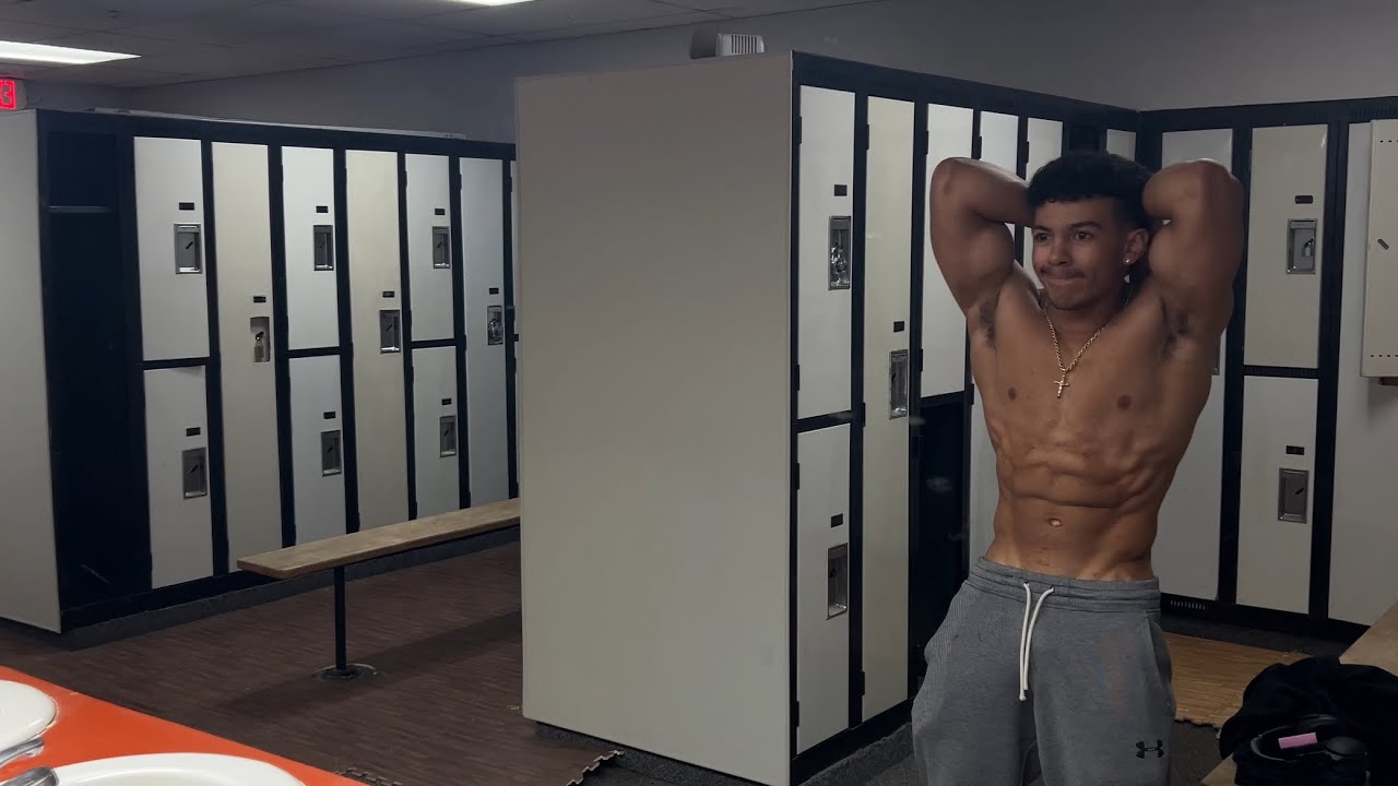 Chasing death star delts - YouTube