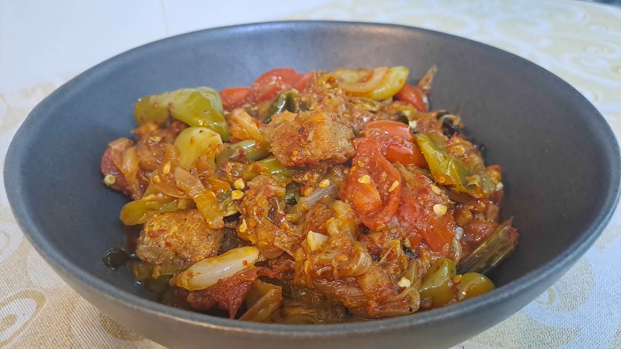 මෝරා කරවල තෙලට | Mora Karawala Thelata | Tempered Dry Shark Fish - YouTube