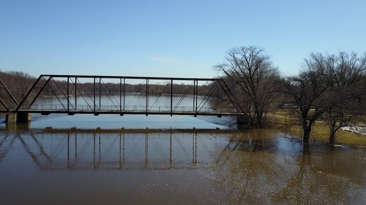 2019 back up Chain Lake bridge, on the Cedar River, Flood - YouTube