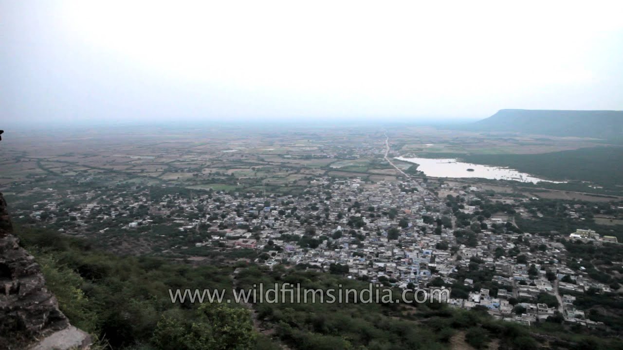 Aerial view of village below Khandar fort near Ranthambhore, Rajasthan ...