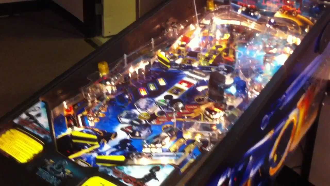 Tron: Legacy Pinball Machine Gameplay First Peek - YouTube