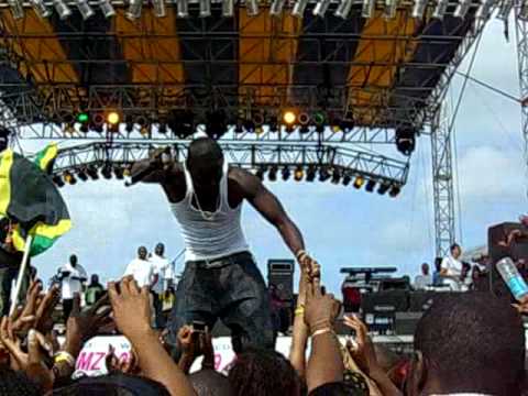The Best Of The Best Miami 2007 - Akon - Mama Africa - YouTube