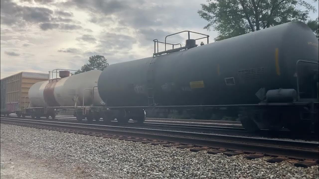 CSX M410 NB Manifest Train With mid Train DPU Alright - YouTube