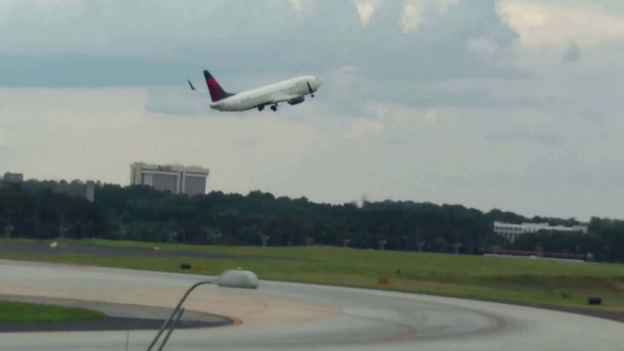 Extremely long take-off roll... - YouTube