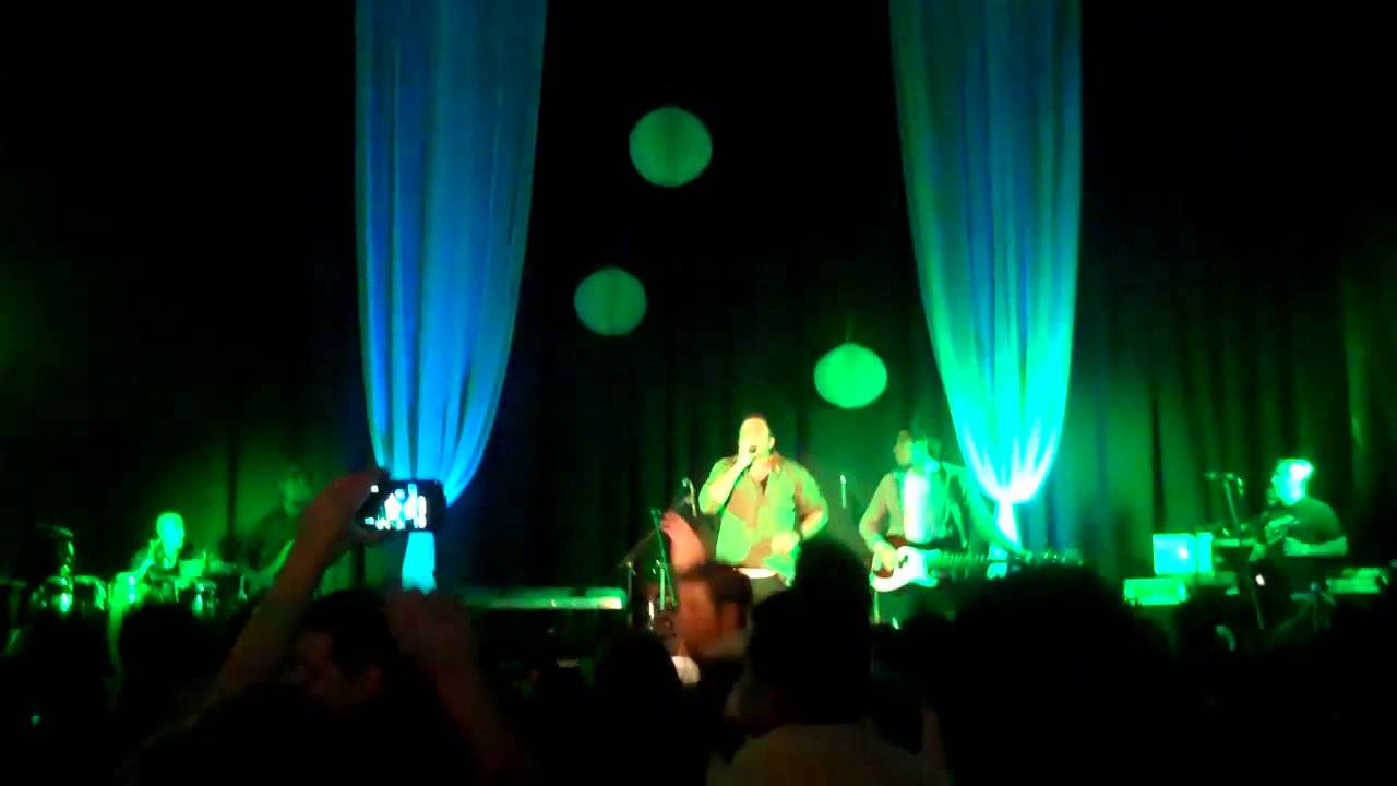 Ray Alonso "Para Arriba" En Vivo LVMF2011 - YouTube