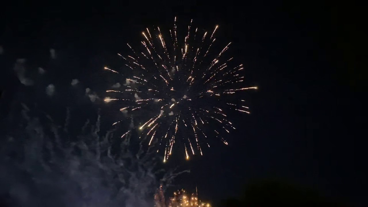 Red rock (Las Vegas)fireworks - YouTube