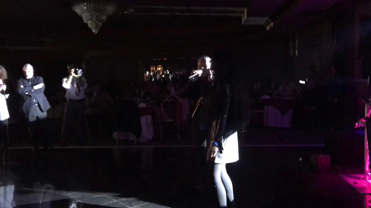 Lisa Messina & Angelo Venuto - shallow - duet - YouTube