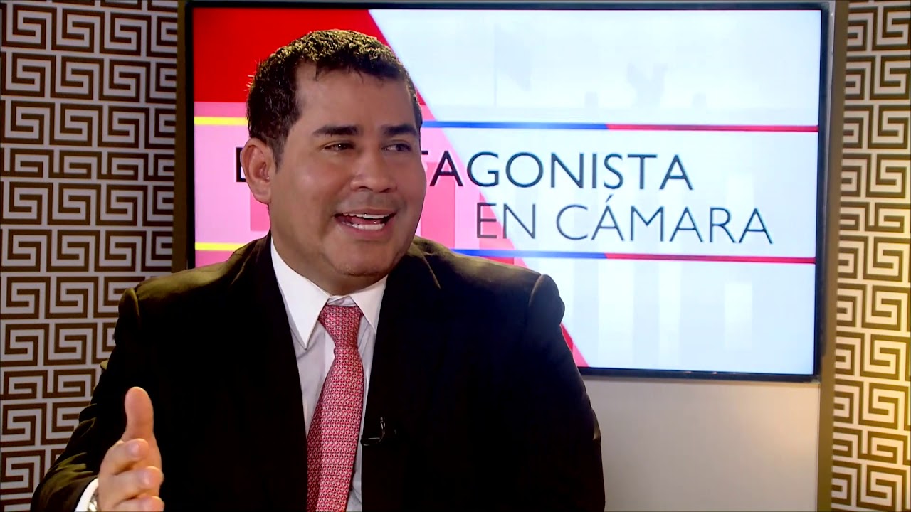 Protagonista en Cámara Alejandro Carlos Chacón - YouTube