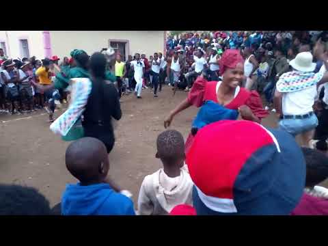ingoma yomemulo wakwa Mvelase phansi e sahlumbe emsusampi - YouTube