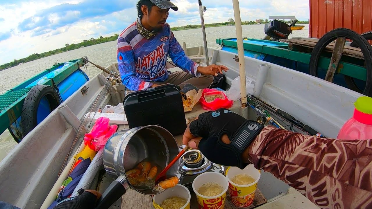 MANCING UDANG GALAH LANGSUNG DIMASAK ATAS BOT‼RASANYA MAK NYUSSS||PRAWN ...