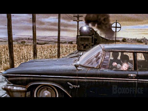 Atrapado en el cruce de ferrocarril | Una serie de eventos desafortunados | Clip en Español