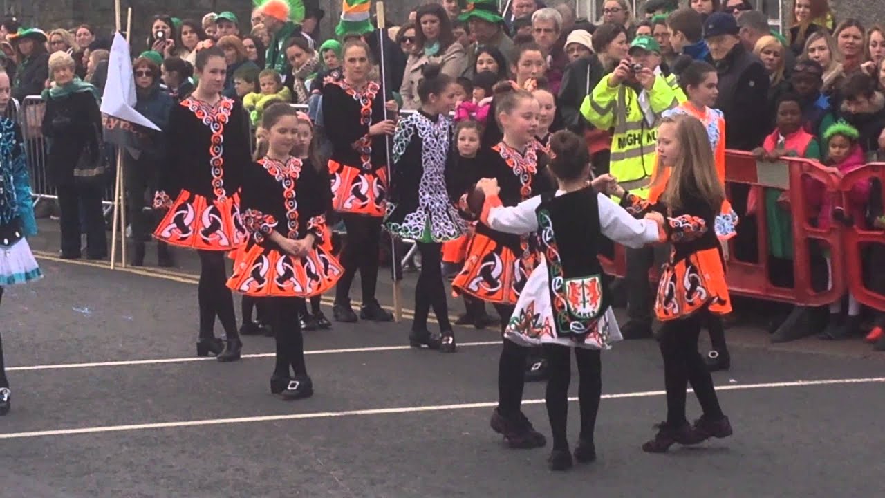 Irish Dancing Maynooth Parade 2016 Black & Amber 1 - YouTube