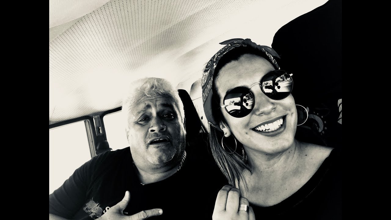 Ubermami en La Habana con el famoso actor cubano Carlos Massola - YouTube