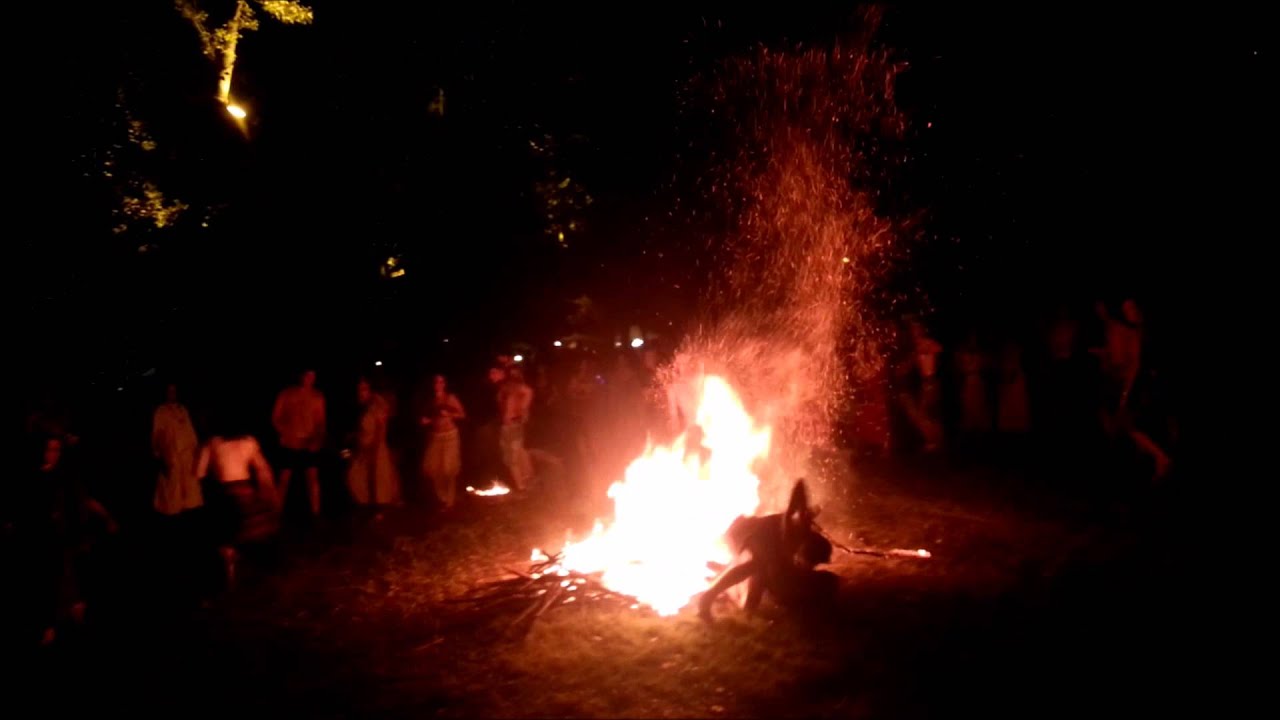 FA[I]LÒ - Bonfire Jump Fail - YouTube