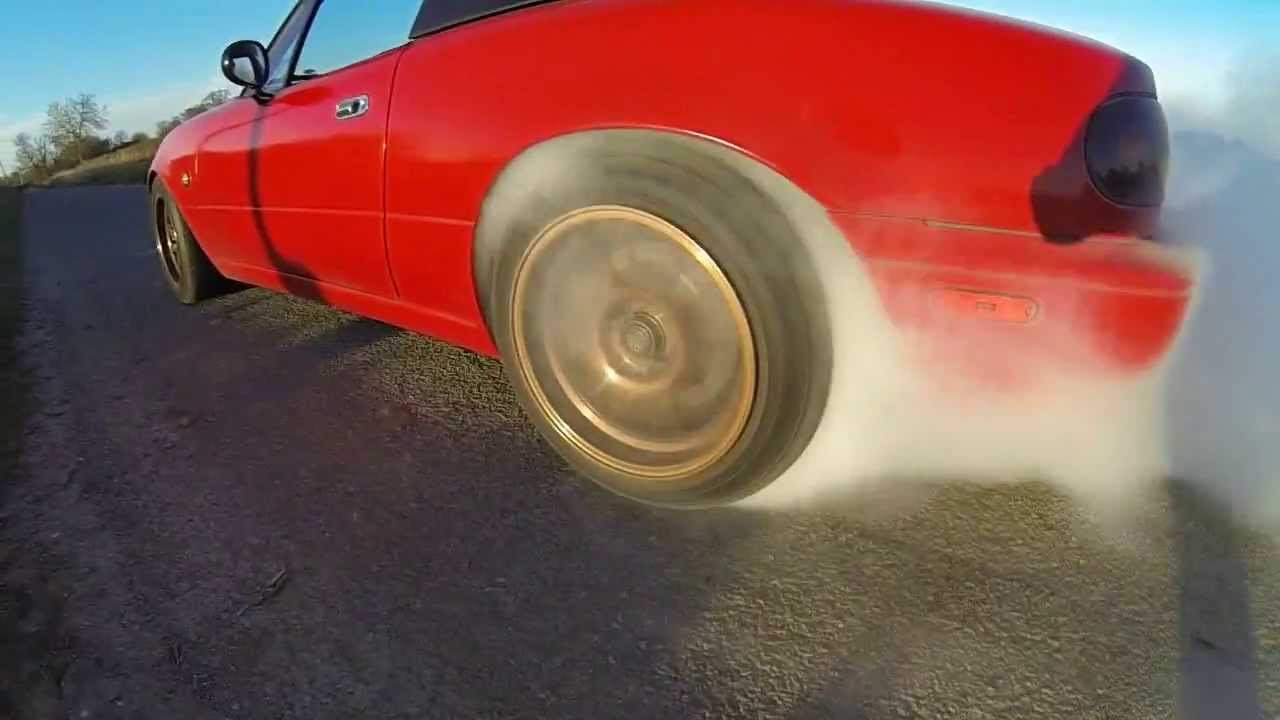 MX5 - Miata Turbo Burnout! (Toyo T1-R shit tyres getting some bedding ...