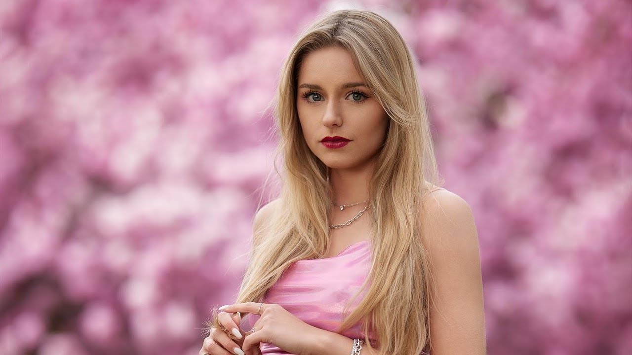 Melanie Hfl Biography Young & Beautiful Influencer German Model Digital ...