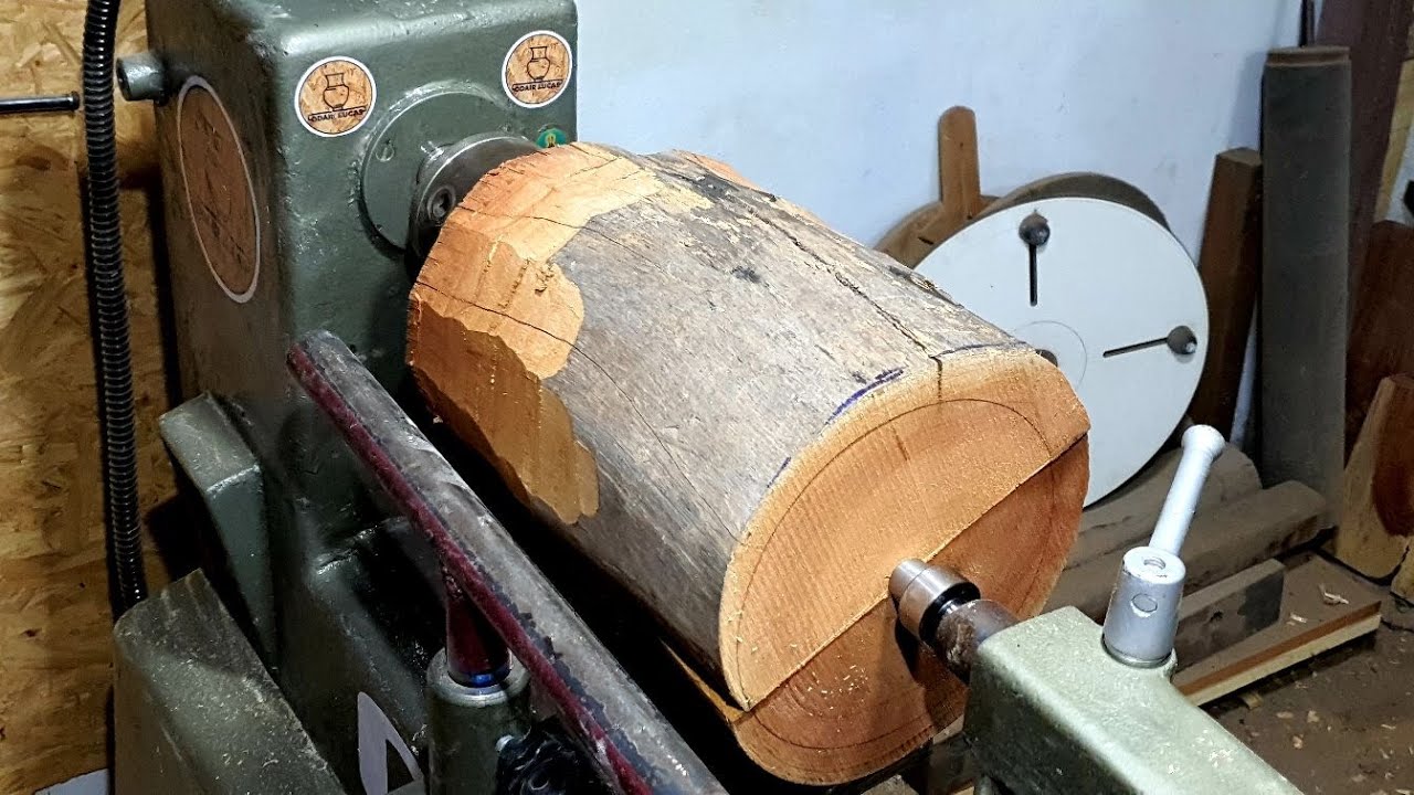Woodturning - Transforming the trunk into a musical instrument // Um ...